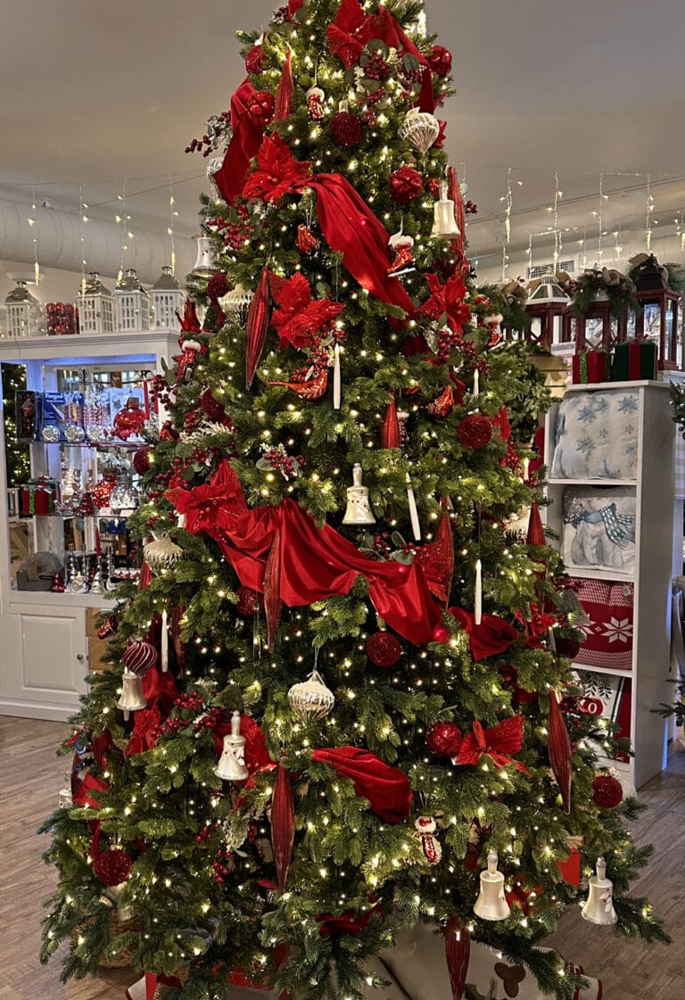 Christmas Tree Ribbon Ideas: Easy Ways To Add Ribbon To Your Tree ...